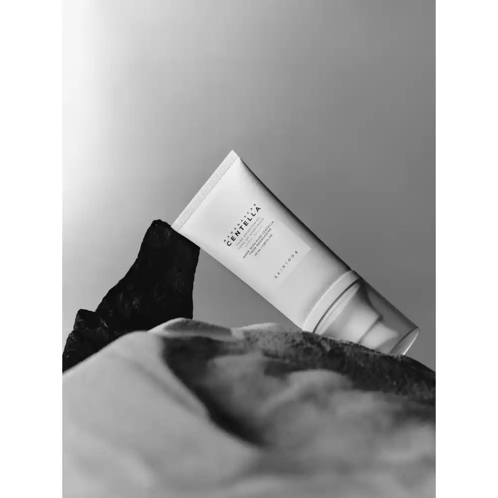 SKIN1004 Madagascar CENTELLA TONE BRIGHTENING tone-up suncream SPF50 5 ...